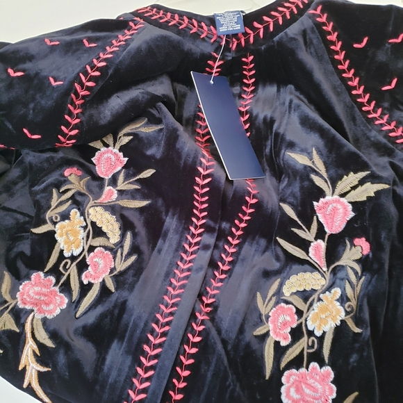 Anna Cai | Tops | Anna Cai Black Velour Floral Jacket | Poshmark